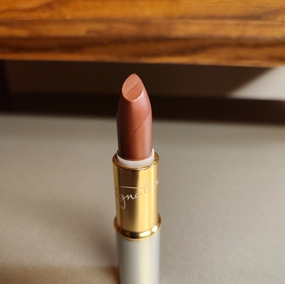 Mary Kay | Makeup | Discontinued Mk Creme Lipstick Nib Raisin Berry ...